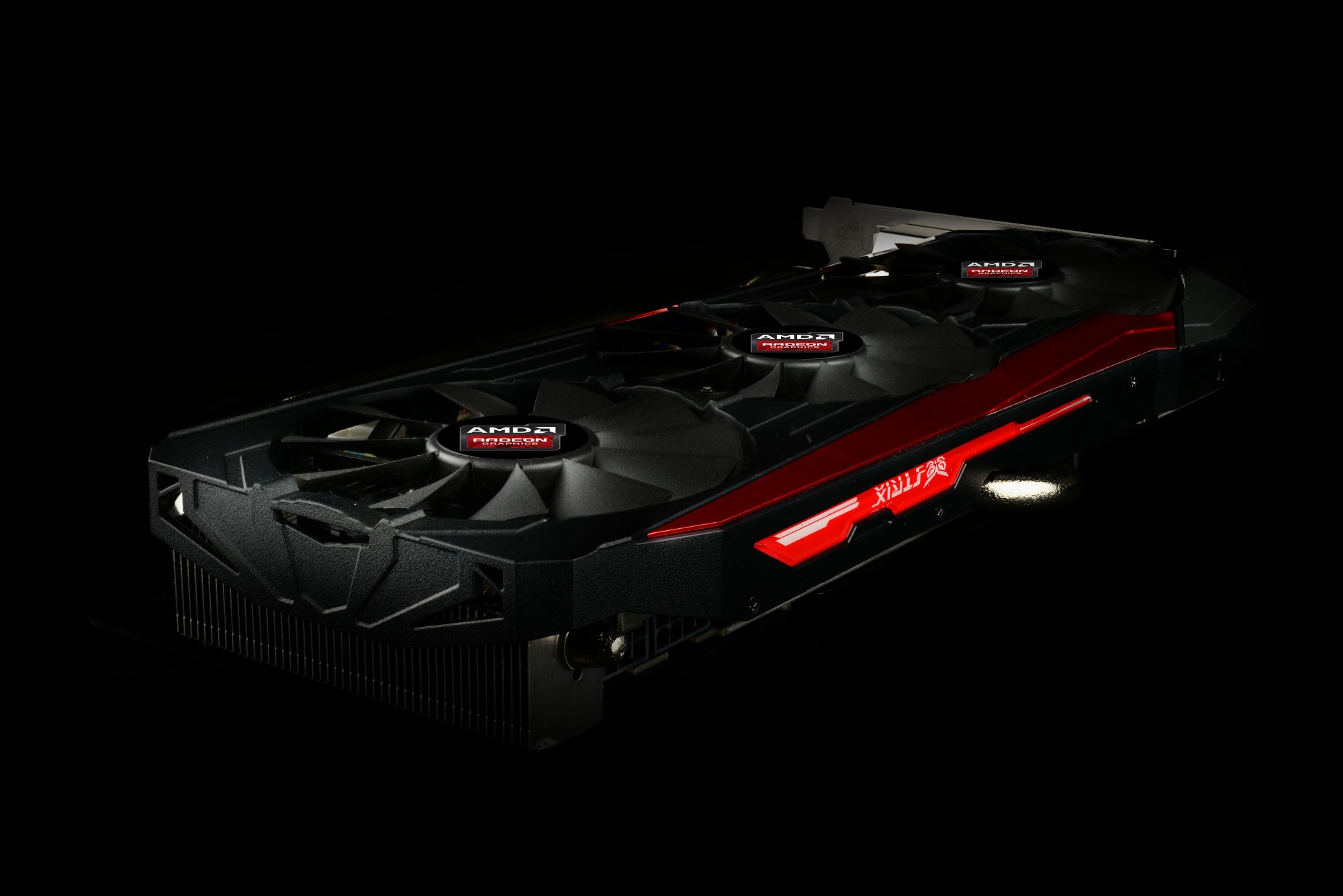 AMD anuncia la Radeon R9 Fury - Enlace Hardware